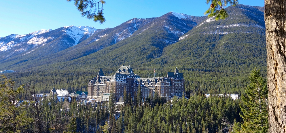 The Perfect 5 Day Banff Winter Itinerary - Fairmont Banff Springs