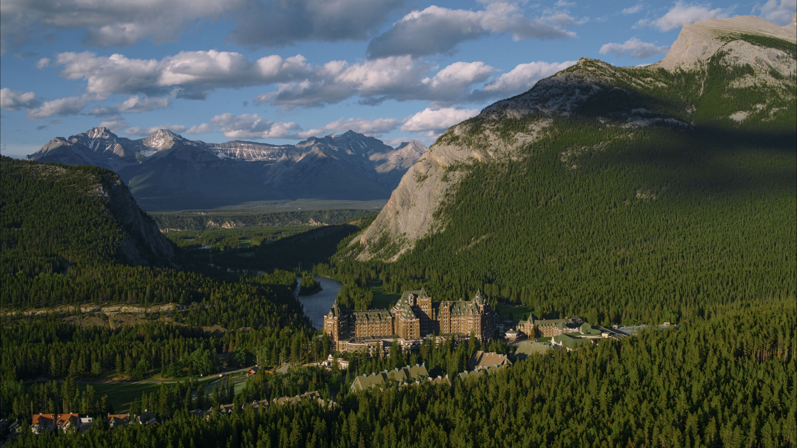 Shuttles To Lake Louise And Moraine Lake Fairmont Banff Springs Shuttles To Lake Louise And Moraine Lake Fairmont Banff Springs